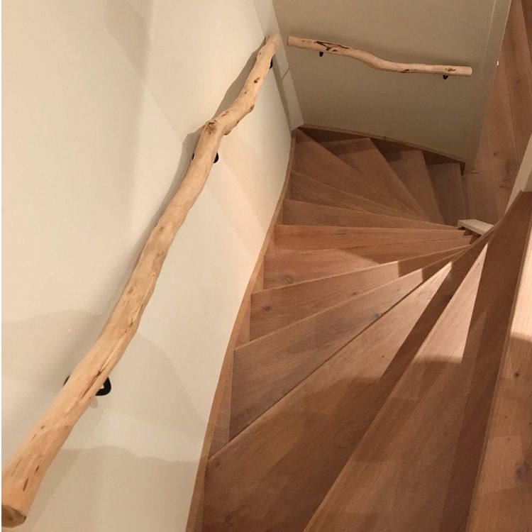 Houten boomstam trapleuning kopen? | Maatwerk | Uniek design